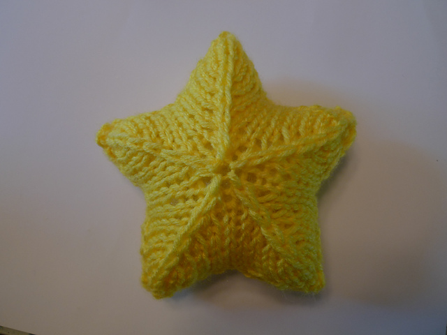 Ravelry: Gold Star pattern by Estella Weiss