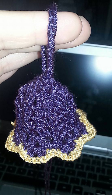 Ravelry: Christmas Jingle Bells pattern by Elizabeth Brooker