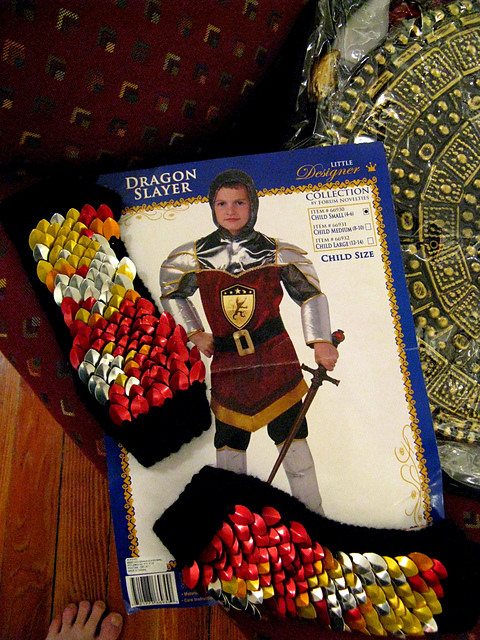 Ravelry: echo4earth's Scale Maille Gauntlets