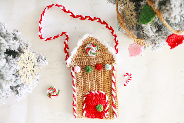 Ravelry: Gingerbread House Purse pattern by E'Claire Makery