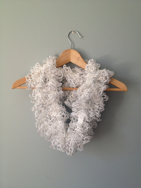 Ravelry: eegooc's Frilly Scarf