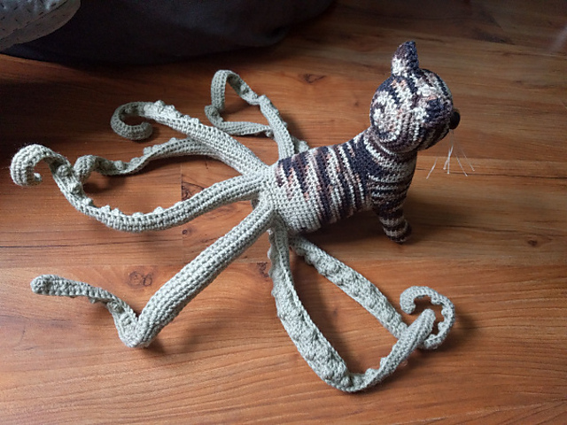 Ravelry: eidolons' squid cat