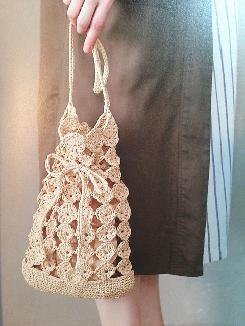 Ravelry: 29 まんまるモチーフのポシェット pattern by Inko kotoriyama（小鳥山いん子）