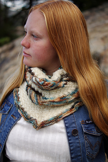 Ravelry: Shallow Waters Cowl pattern by Erica Sufka