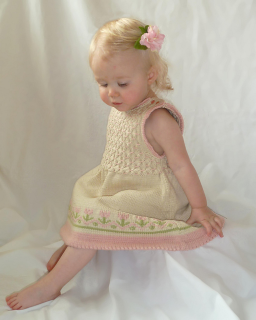 Ravelry: Robe Fleur pattern by Bouton d’Or