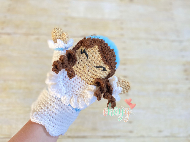 Ravelry: Clara Hand Puppet pattern by Erin Greene