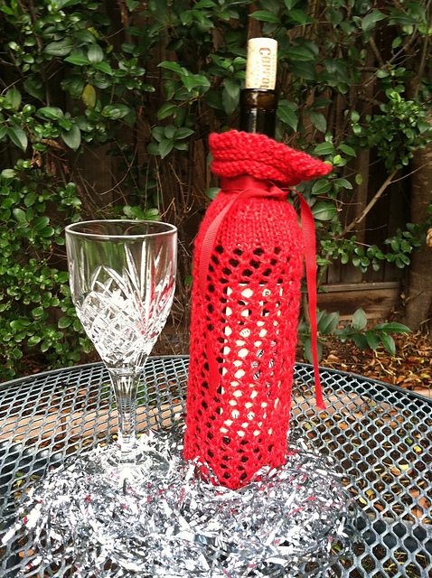 Ravelry: Lacy Wine Sampler Bag pattern by Elahe Hejazi