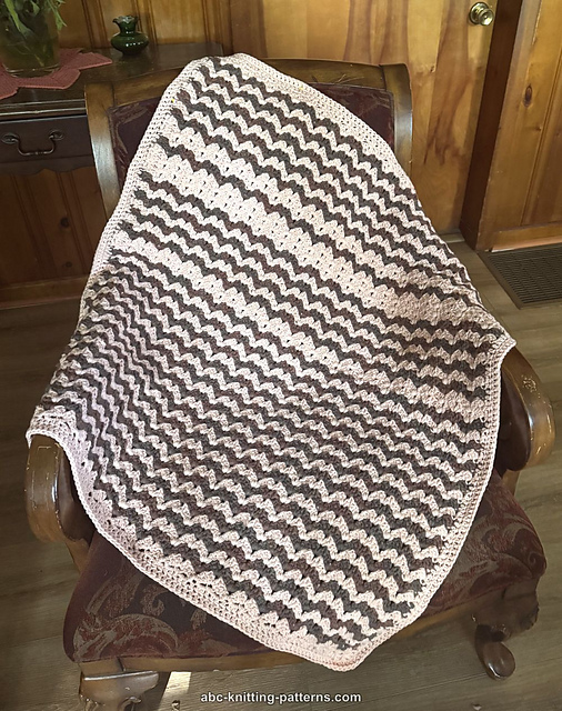 Ravelry: Fancy Chevron Baby Blanket pattern by Elaine Phillips