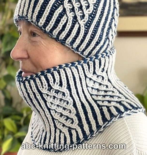 Ravelry: Brioche Celtic Knot Cowl pattern by Elaine Phillips