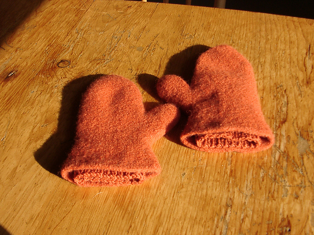 Ravelry: Double-Cuff Mittens pattern by Kathleen Taylor