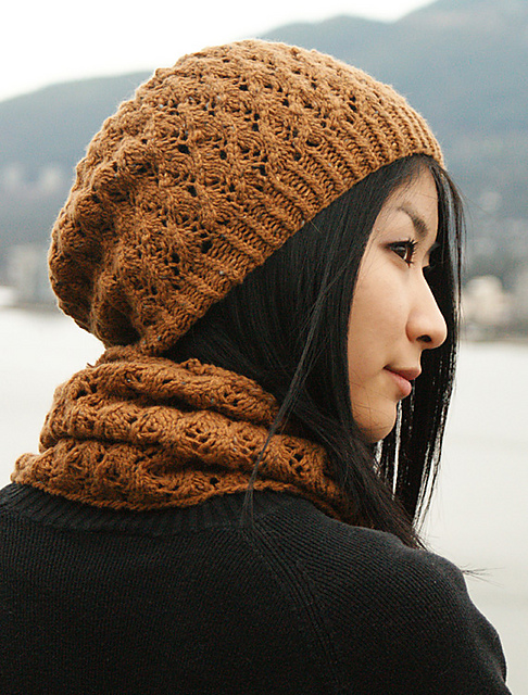 Ravelry: Modern Vintage Hat and Cowl pattern by Petra Hoy