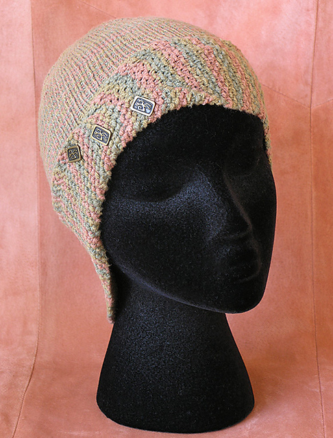 Ravelry: Mobius Hat pattern by Libby Grant