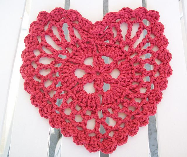 Ravelry: Sweet Heart Doilies pattern by Joyce Nordstrom