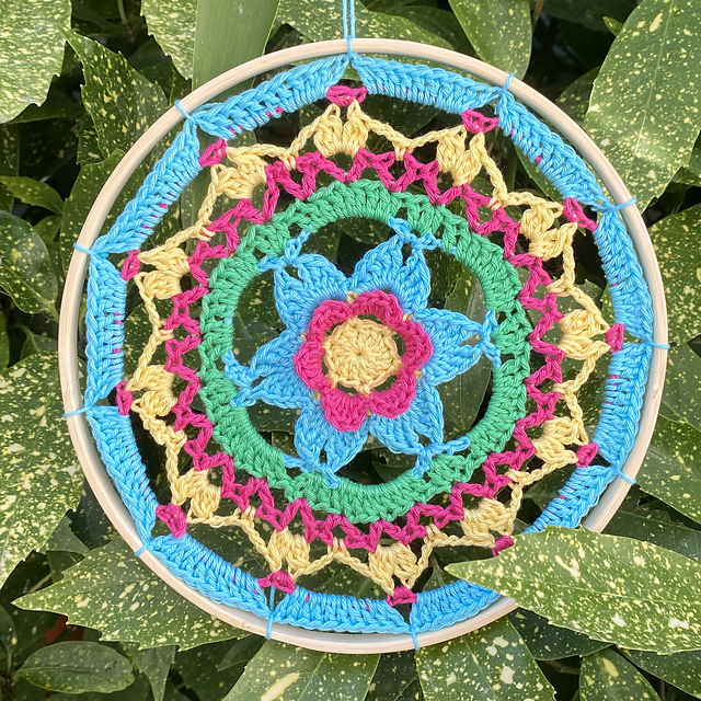 Ravelry: Sweet Mandala pattern by Eleonora Tully