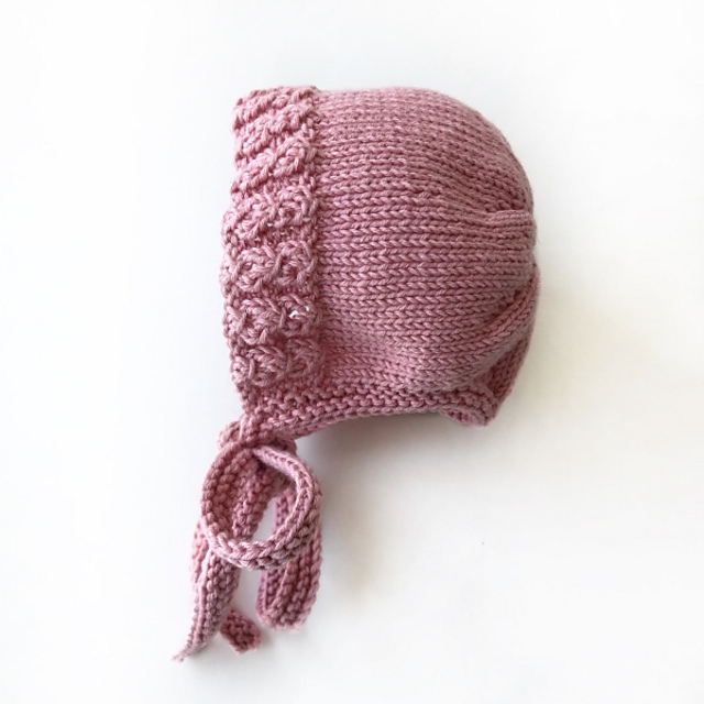 Ravelry: Capota Laurel pattern by Merceria el hilo rojo