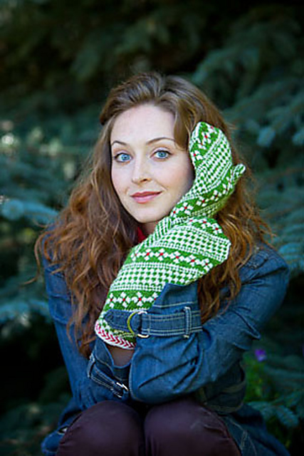 Ravelry: Slanted Peerie Mittens pattern by Elinor Brown