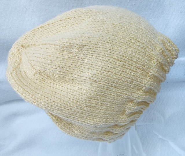 Ravelry: Simple slouchy hat pattern by Elise J. Mann