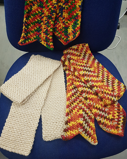 Ravelry: Linen stitch scarf - V or not pattern by Elise J. Mann