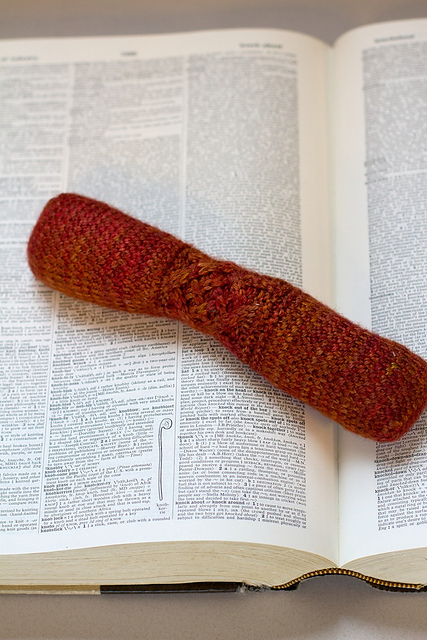 Ravelry: LOC Bookweight pattern by Kendra Nitta