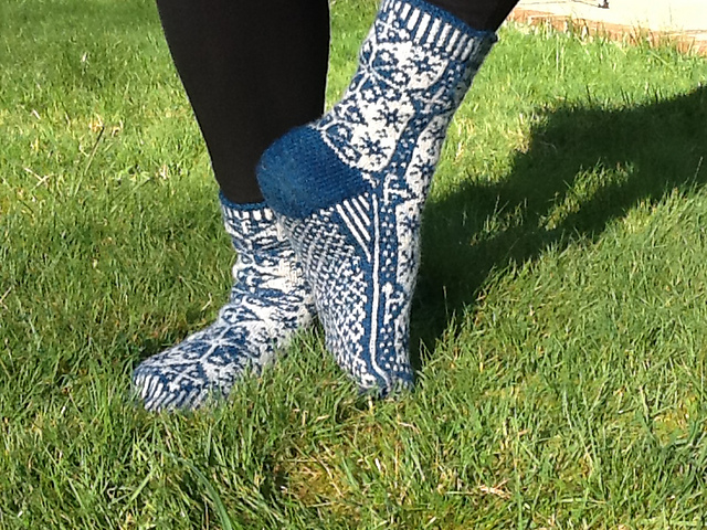 Ravelry: Snowflake Socks pattern by Ellen Wixted