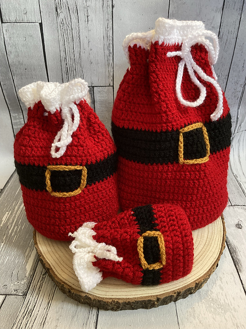 Ravelry: Christmas draw-string bags pattern by Debra Adams