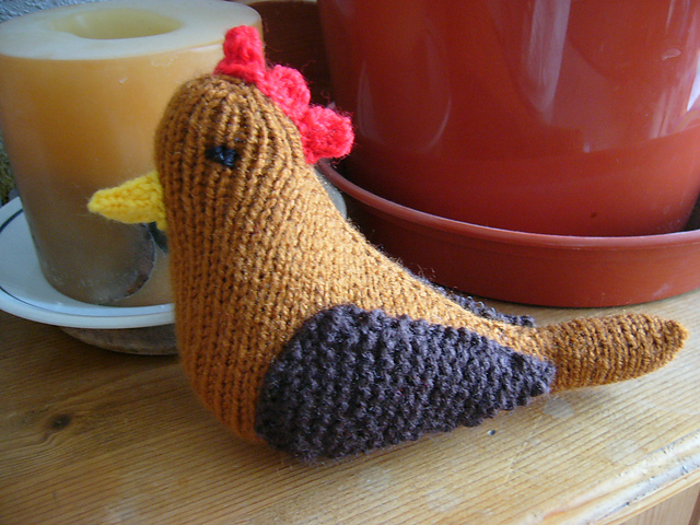 Ravelry: knitted rooster and other birds pattern by Elaine Simper