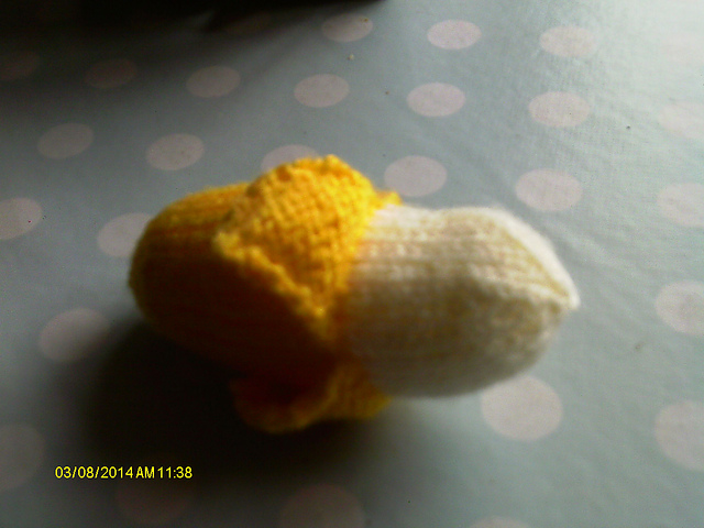 Ravelry: knitted bananas pattern by Elaine Simper