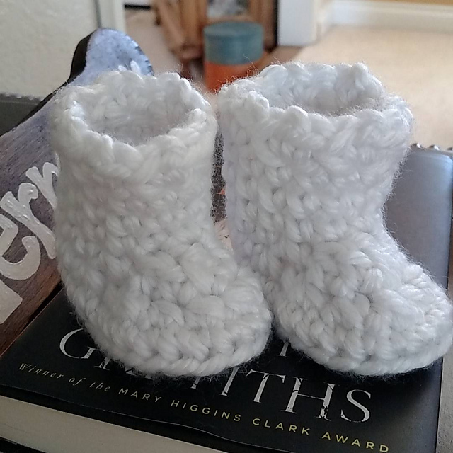 Ravelry: Chunky Newborn Booties pattern by Dee Ann H