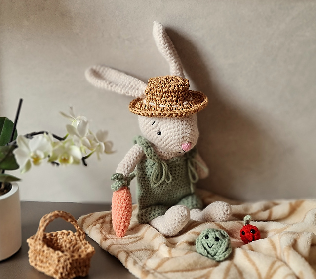Ravelry: Rabbit Bunny Amigurumi pattern by Emilia Coppola