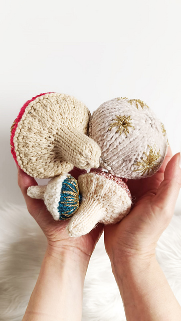 Ravelry: Cozy Toadstools pattern by Emma Munn