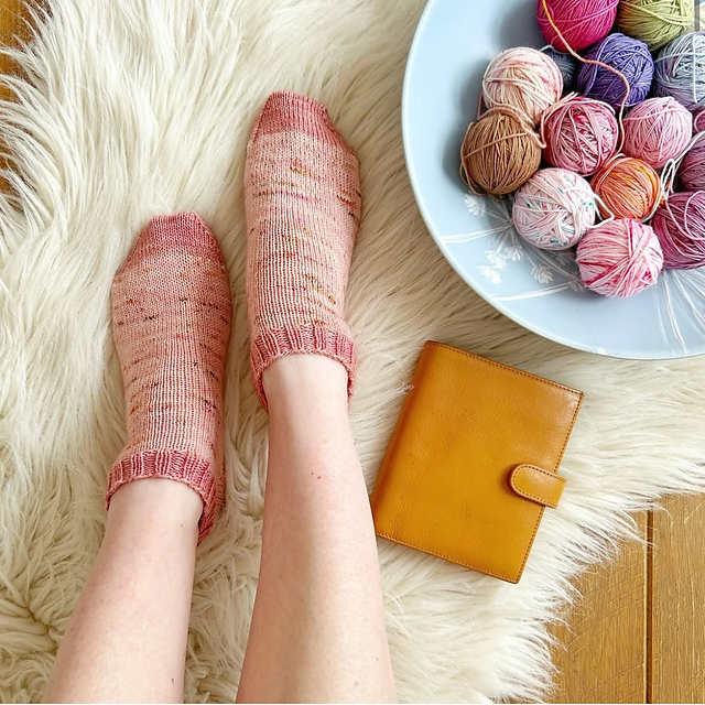 Ravelry: Simple Shorty Socks pattern by Emma Carter
