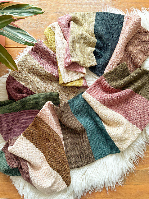 Ravelry: Advent Scarf pattern by Emma Carter