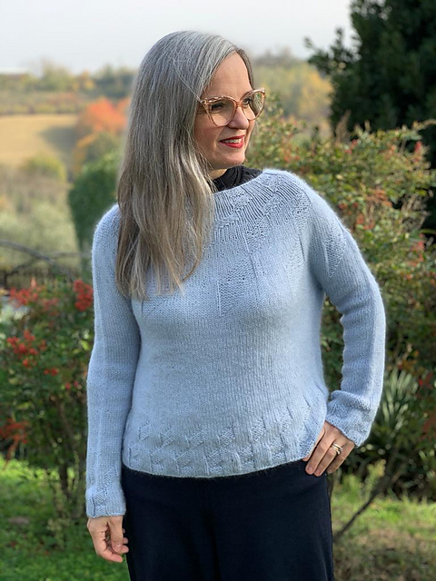 Ravelry: Maglia Astrid pattern by Emma Fassio