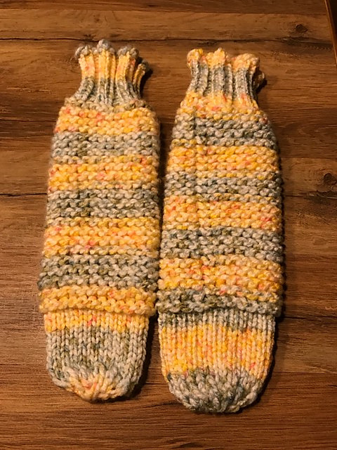 Ravelry: Cozy Slipper Socks pattern by froggin designs