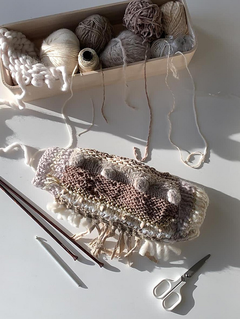 Ravelry: Twiddle Muff pattern by Erika Knight