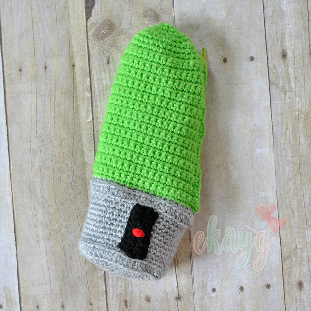 Ravelry: Lightsaber Pencil Case pattern by Erin Greene