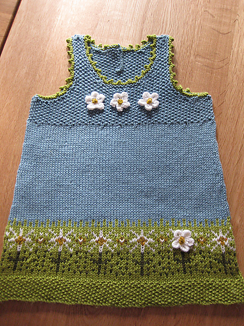 Ravelry: Daisy Flowers pattern by Erssie