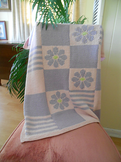 Ravelry: Large Retro Flower Chart pattern by Erssie