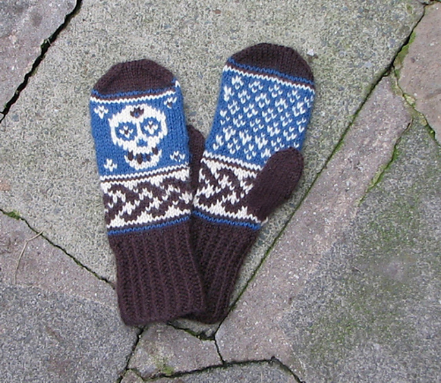 Ravelry: Los Muertos Day of the Dead Mittens pattern by Erssie