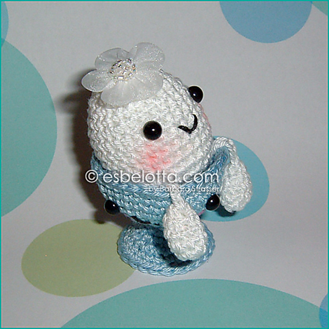 Ravelry: Mrs Egghead & her husband pattern by Barbara Strasser