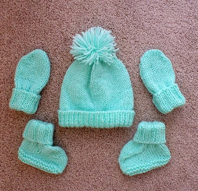 Ravelry: Green Set pattern by Esther Kate