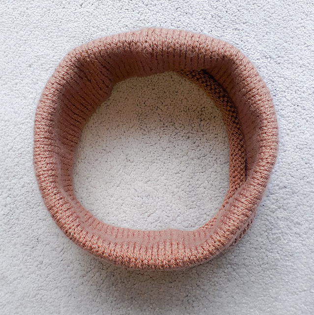 Ravelry: Mocha Style Cowl pattern by Esther Kate