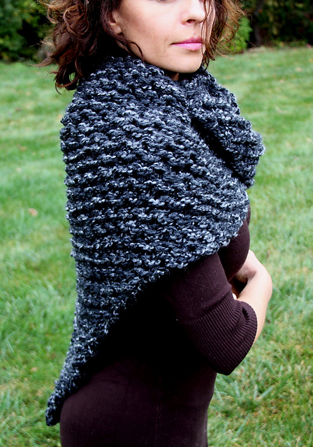 Ravelry: Outlander inspired shawl shoulder wrap pattern by Esther Po