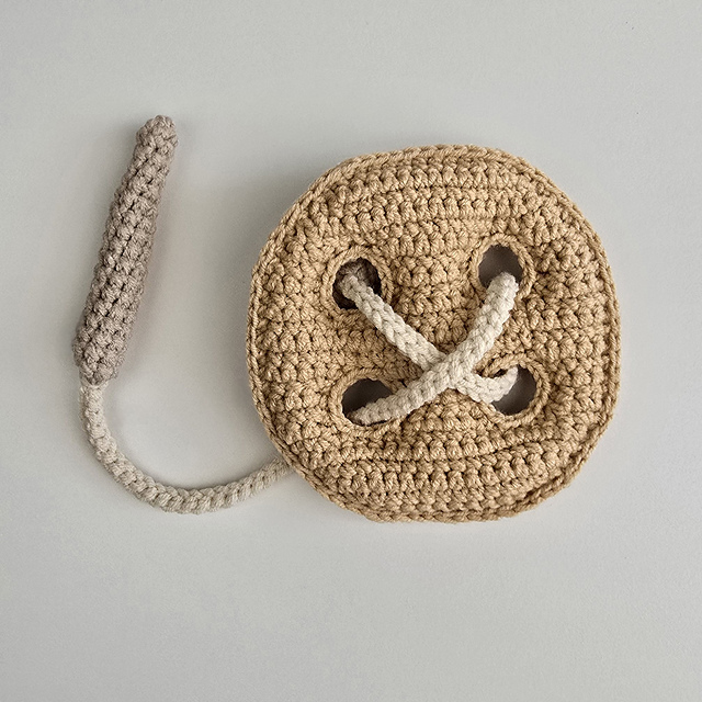Ravelry: Button lacing toy pattern by Svetlana Golova
