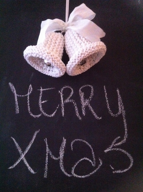 Ravelry: Knitted Christmas bells pattern by Evelien Serpenti