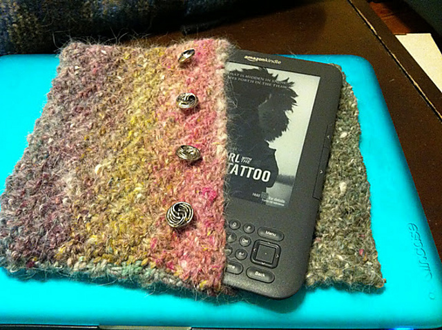 Ravelry: Mossy Kindle Envelope pattern by Julia Dilger