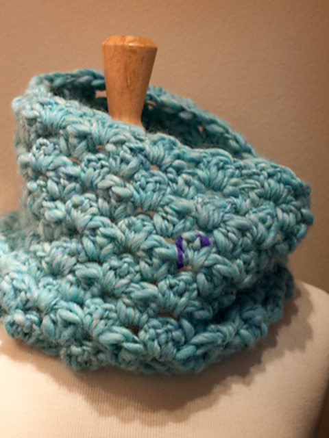 Ravelry: Fandango Cowl pattern by Heather Walpole