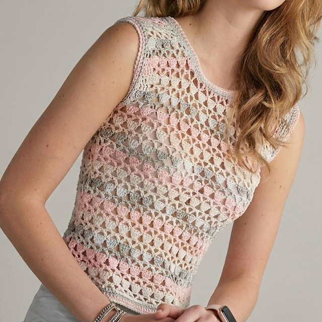 Ravelry: Crochet top pattern by albadomi