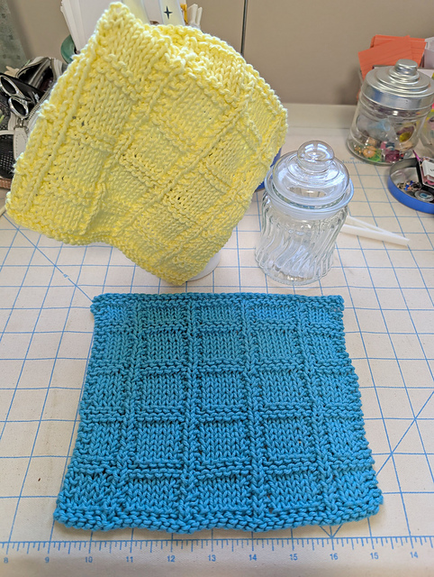 Ravelry: Windowpanes Dishcloth pattern by Debbie Trainor