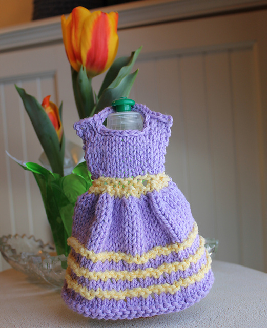 Ravelry: Chicks and Ducks Knit Dress Dishcloth pattern by Debbie Trainor